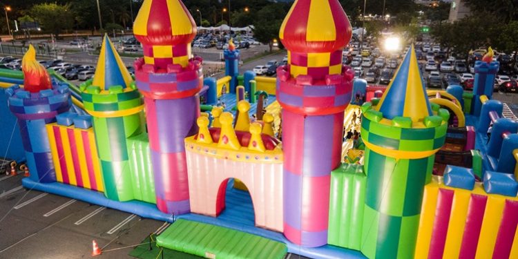 Maior castelo inflável da América Latina pode ser visto até este ...